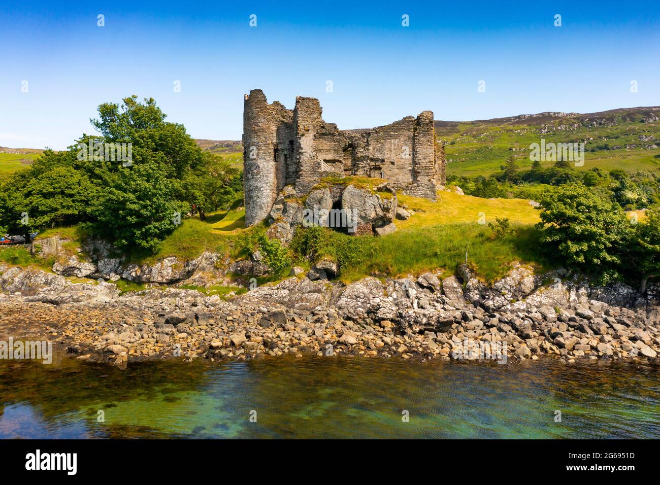 Scottish ruined castles hi-res stock photography and images - Alamy