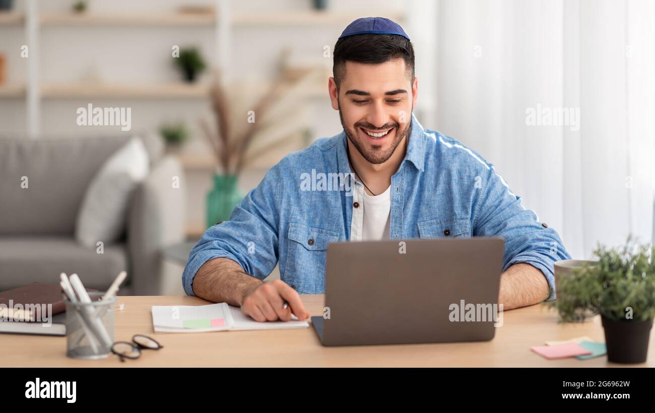 Israeli man hi-res stock photography and images - Alamy