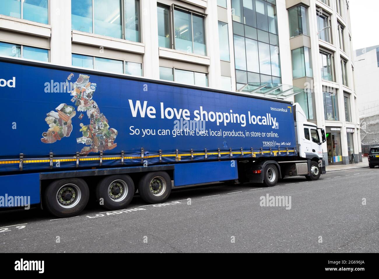 Lorry side view hi-res stock photography and images - Alamy