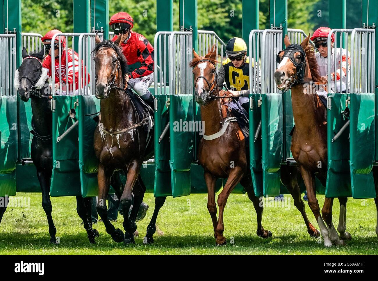Hamburg, Germany. 04th July, 2021. Horse racing: Gallop, 152nd German ...