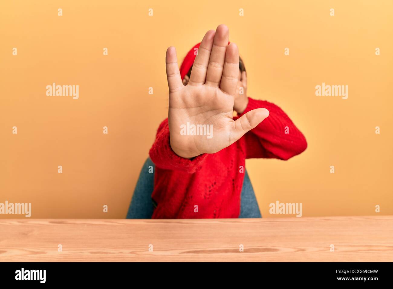 Embarrassed kid class hi-res stock photography and images - Alamy