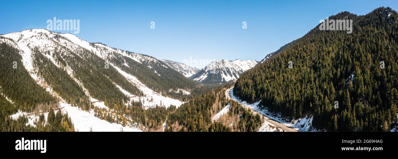 Cascade mountains aerial hi-res stock photography and images - Alamy