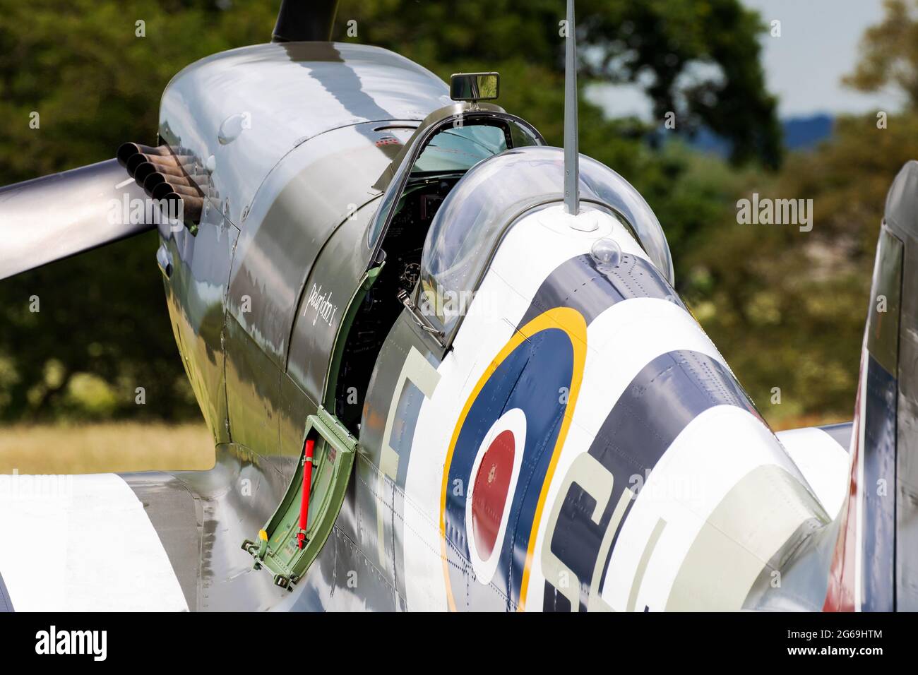 Headcorn spitfire hi-res stock photography and images - Alamy