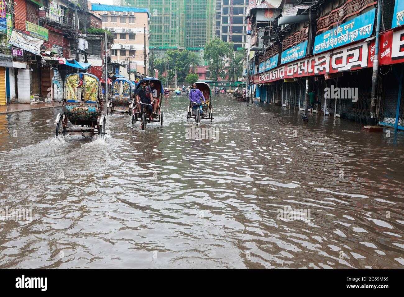 Dhaka, Bangladesh - July 04, 2021: Vehicles try to drive through a ...