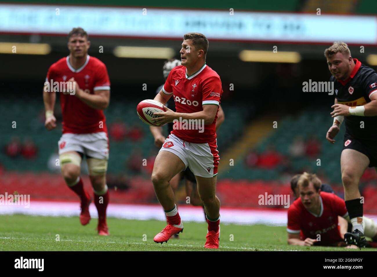 Callum sheedy of wales hi-res stock photography and images - Alamy