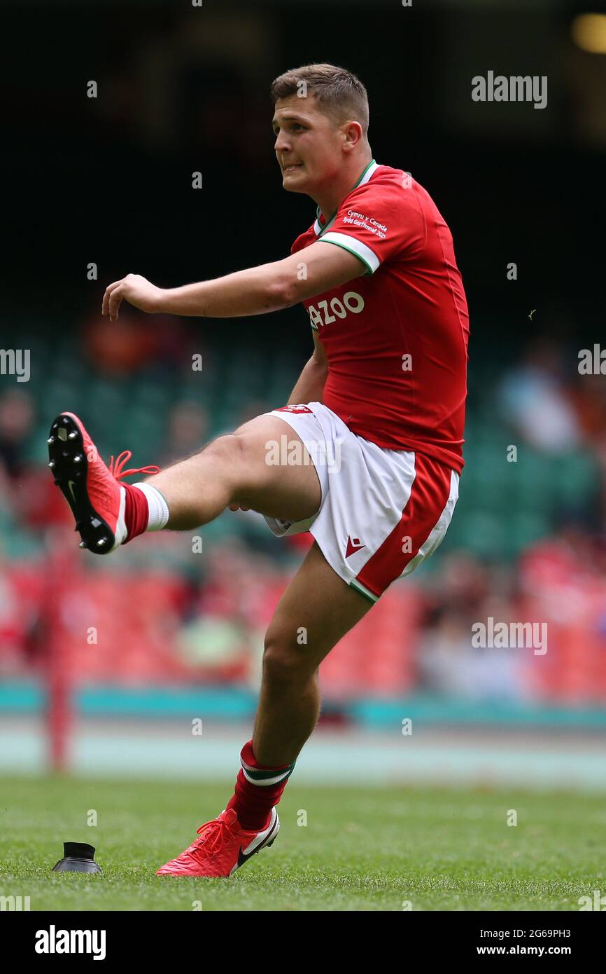 Callum sheedy of wales hi-res stock photography and images - Alamy