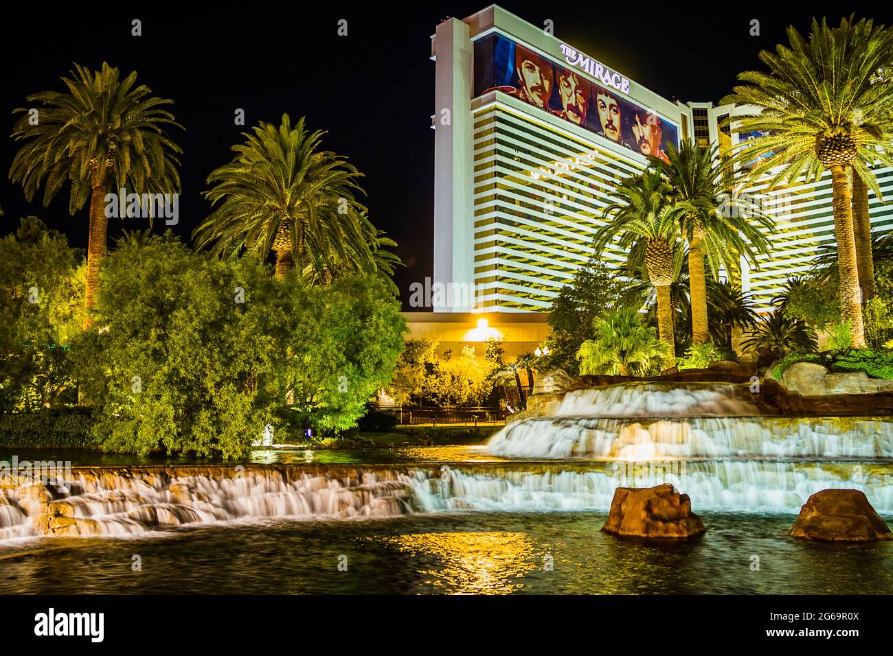 The Mirage at night Stock Photo - Alamy