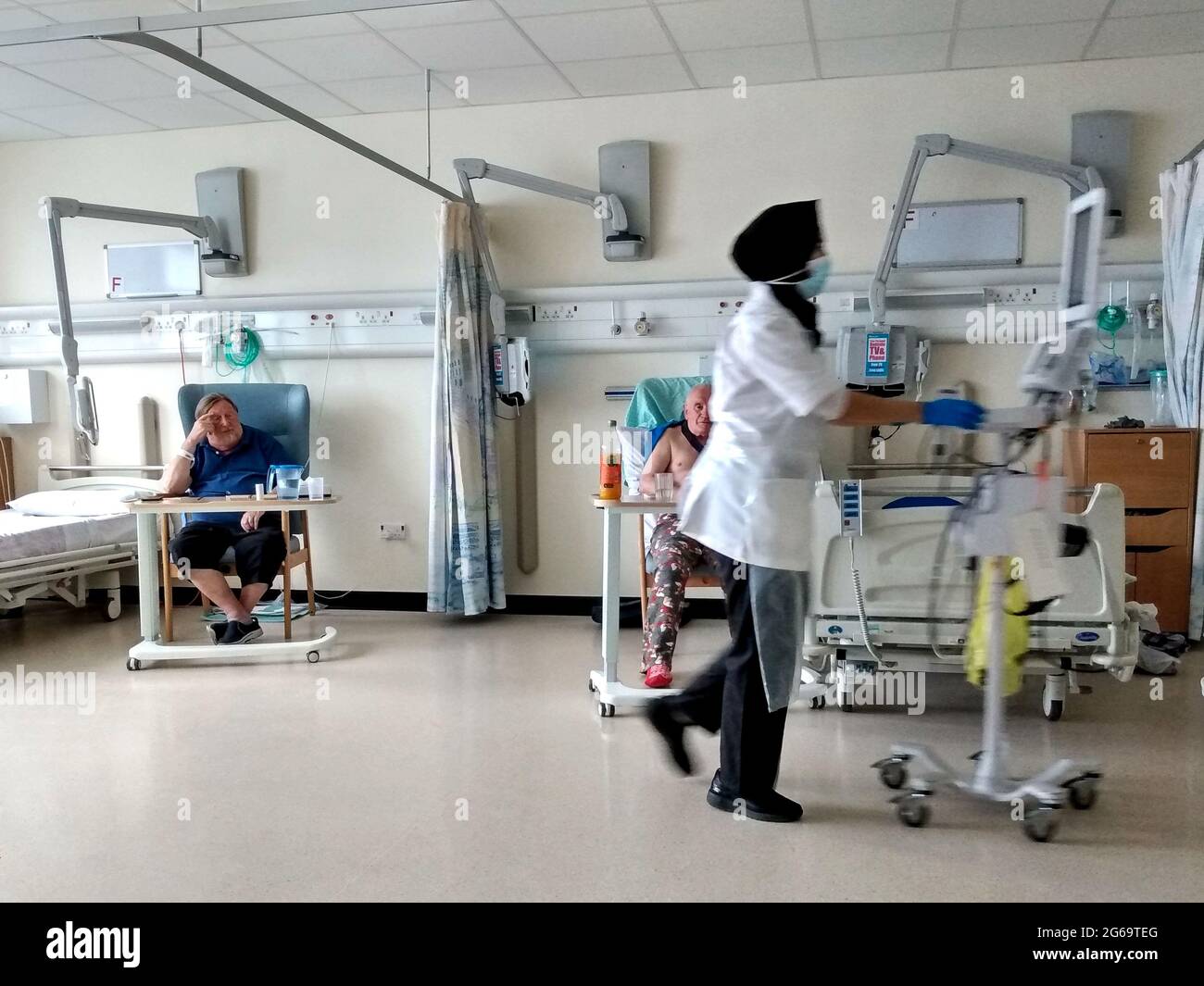 Nhs Patient Trolley High Resolution Stock Photography and Images - Alamy