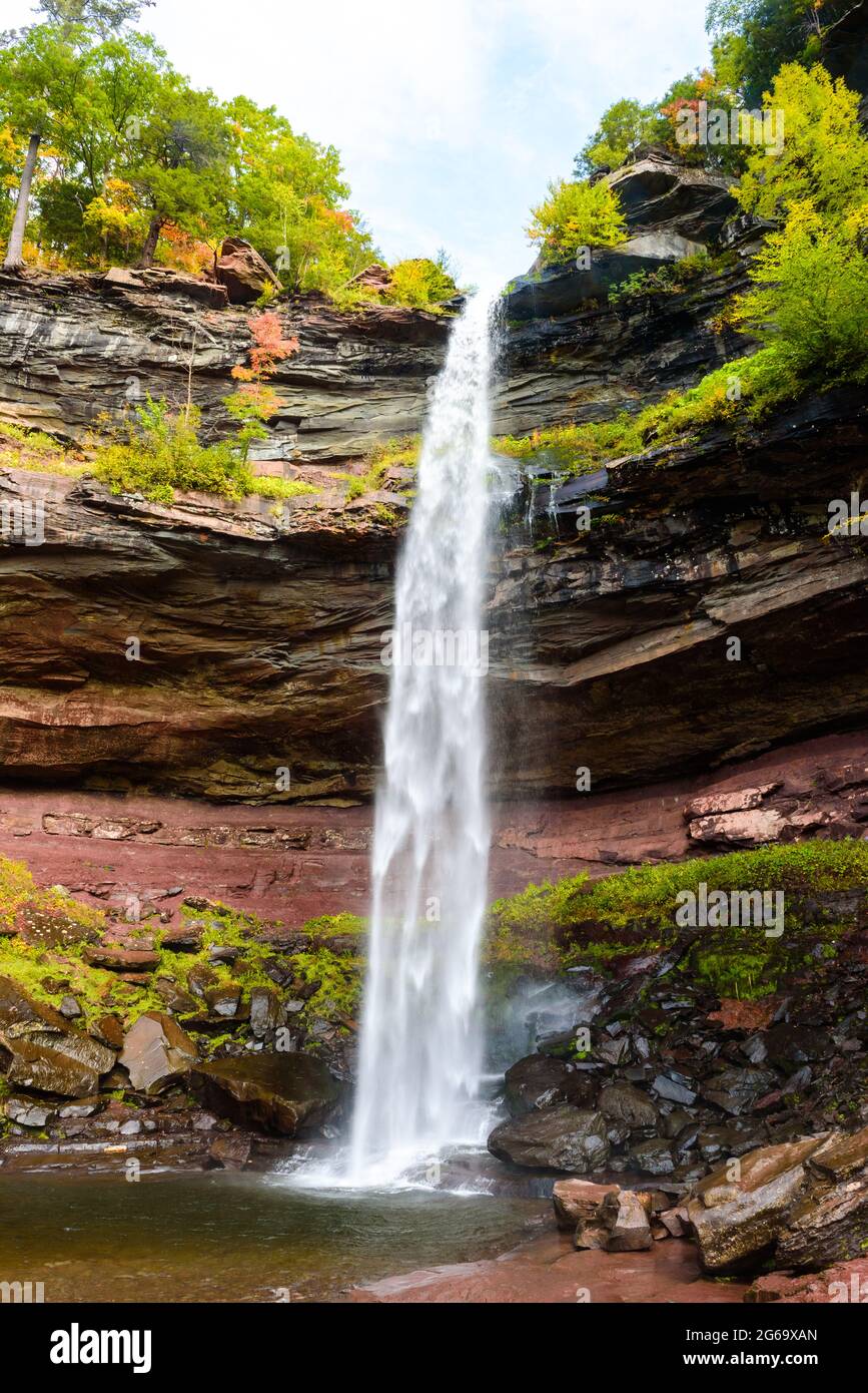 Middle platform hi-res stock photography and images - Alamy