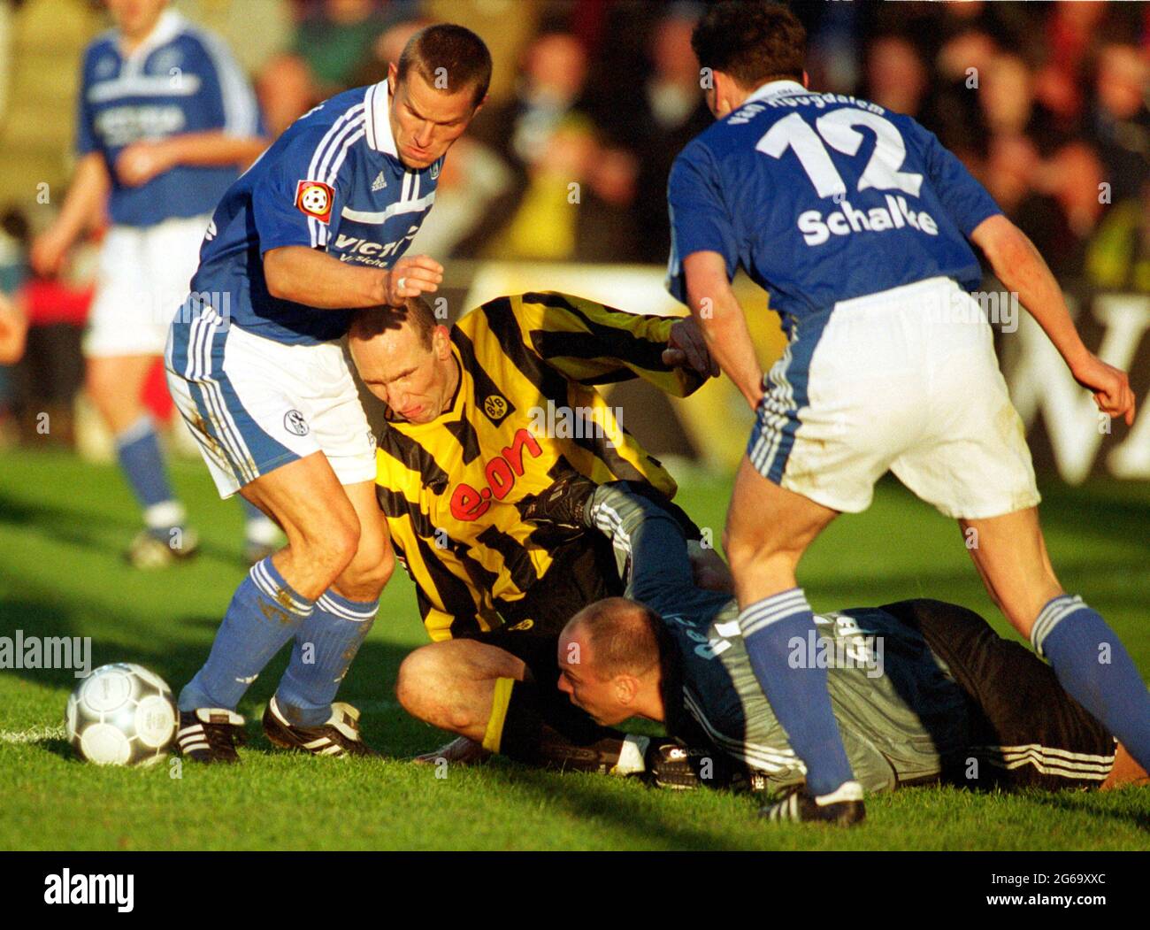 Dortmund, Germany, 16.2.2002, Football: German Bundesliga season 2001/ ...