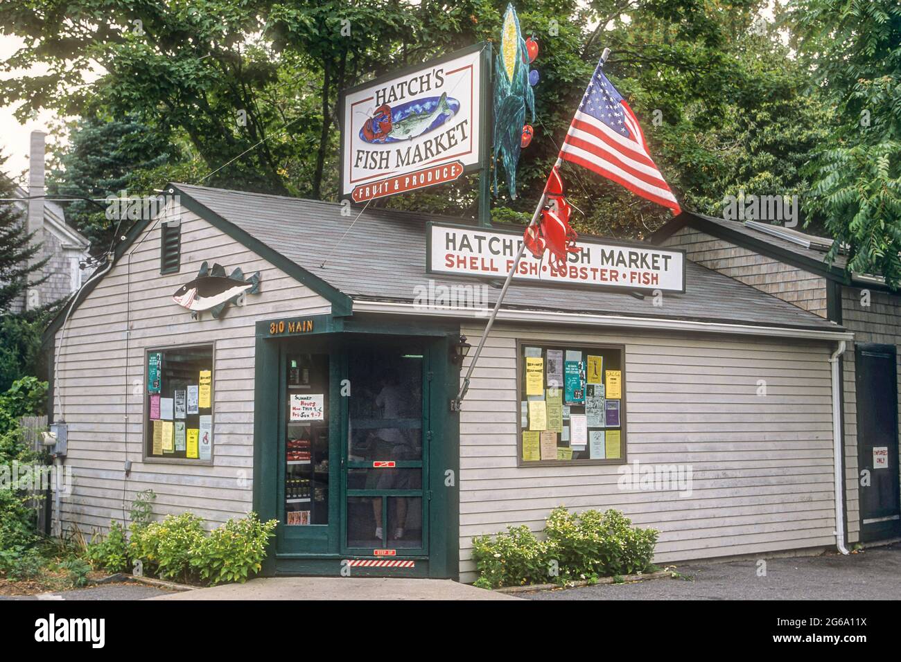 Hatch's Fish Market and Fresh Produce in Wellfleet, Massachusetts Stock ...