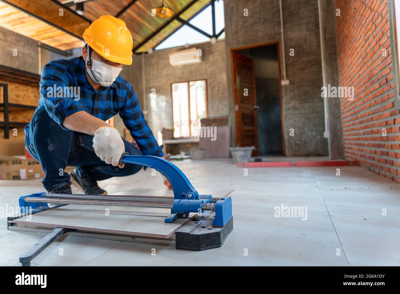 Select focus floor tile cutting equipment, Asian artisan tiler at ...