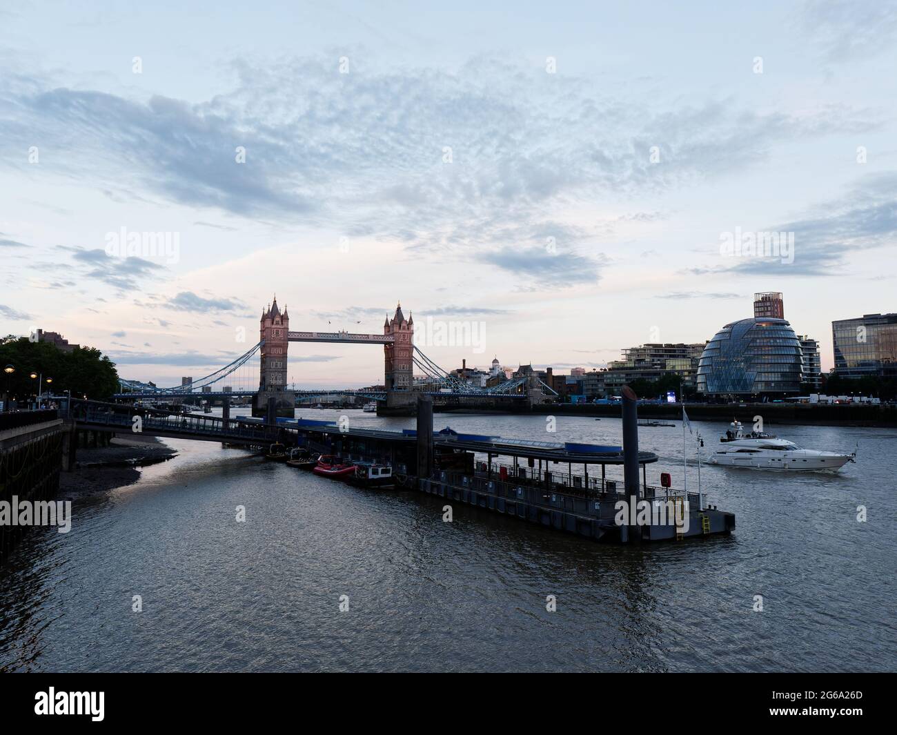River boat jetty london hi-res stock photography and images - Alamy