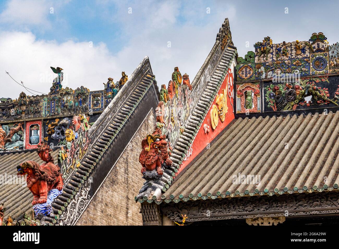 Guangzhou Chen Clan Ancestral House, the exquisitely carved Lingnan ...