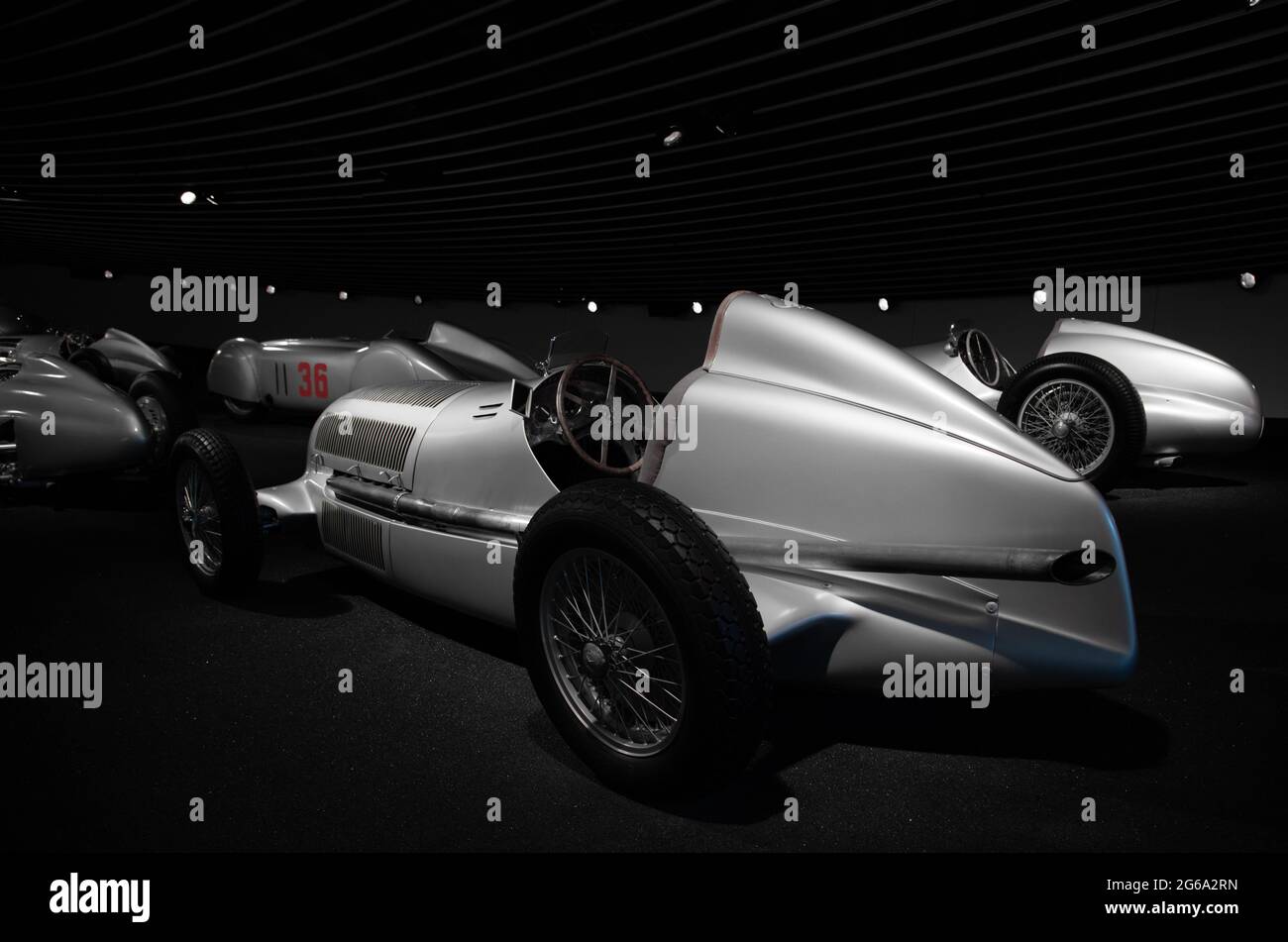 Silver Arrows, racing cars from Mercedes before the war till the ...