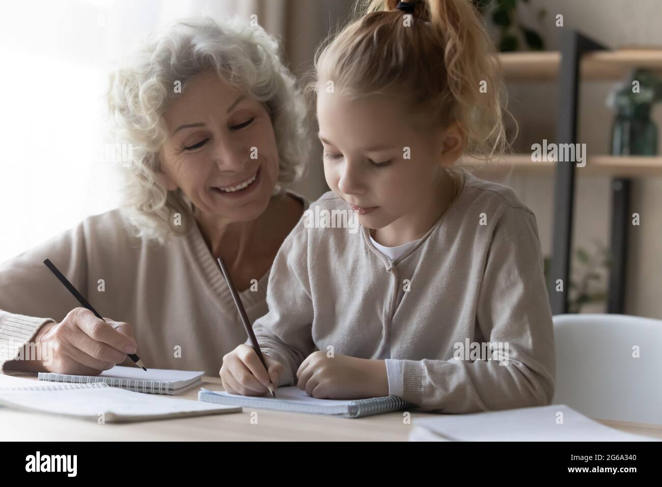 Private tutor child hi-res stock photography and images - Alamy