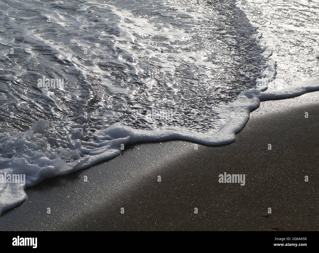 Beautiful background foam of sea waves for decoration Stock Photo - Alamy