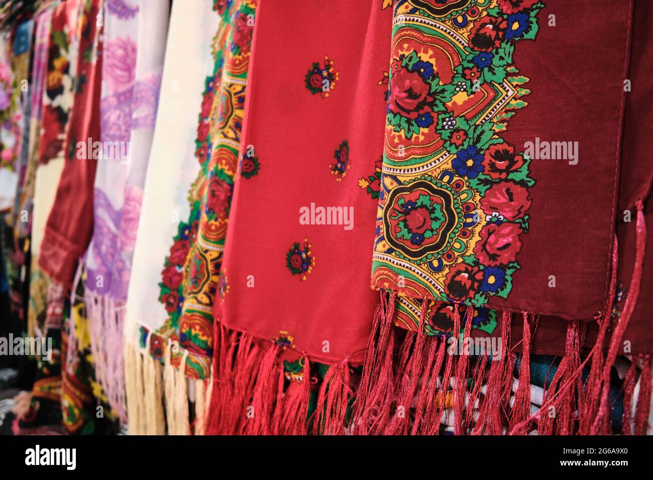 Shawls paisley hi-res stock photography and images - Alamy