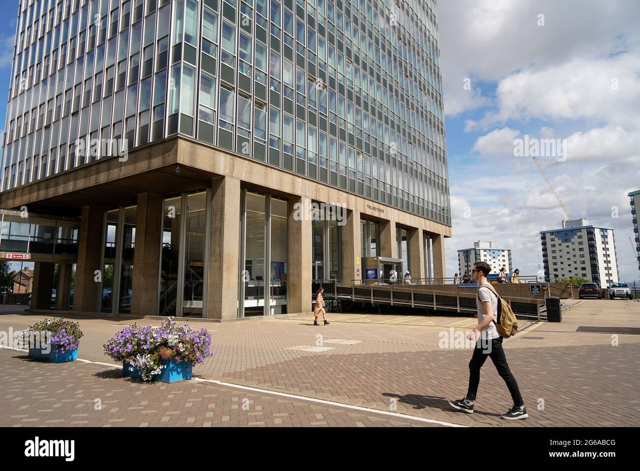 Sheffield university arts tower south hi-res stock photography and ...