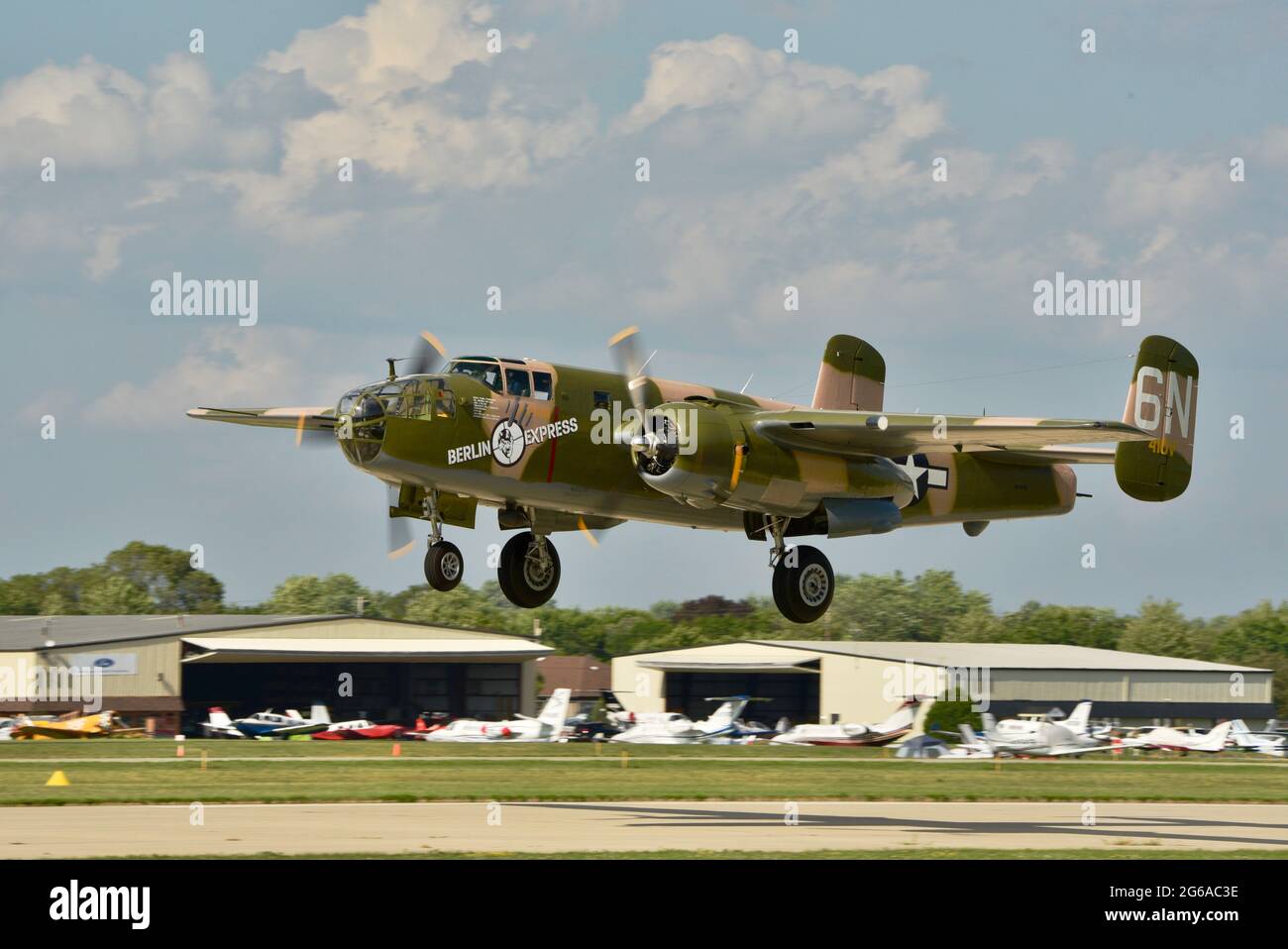B 22 bomber hi-res stock photography and images - Alamy