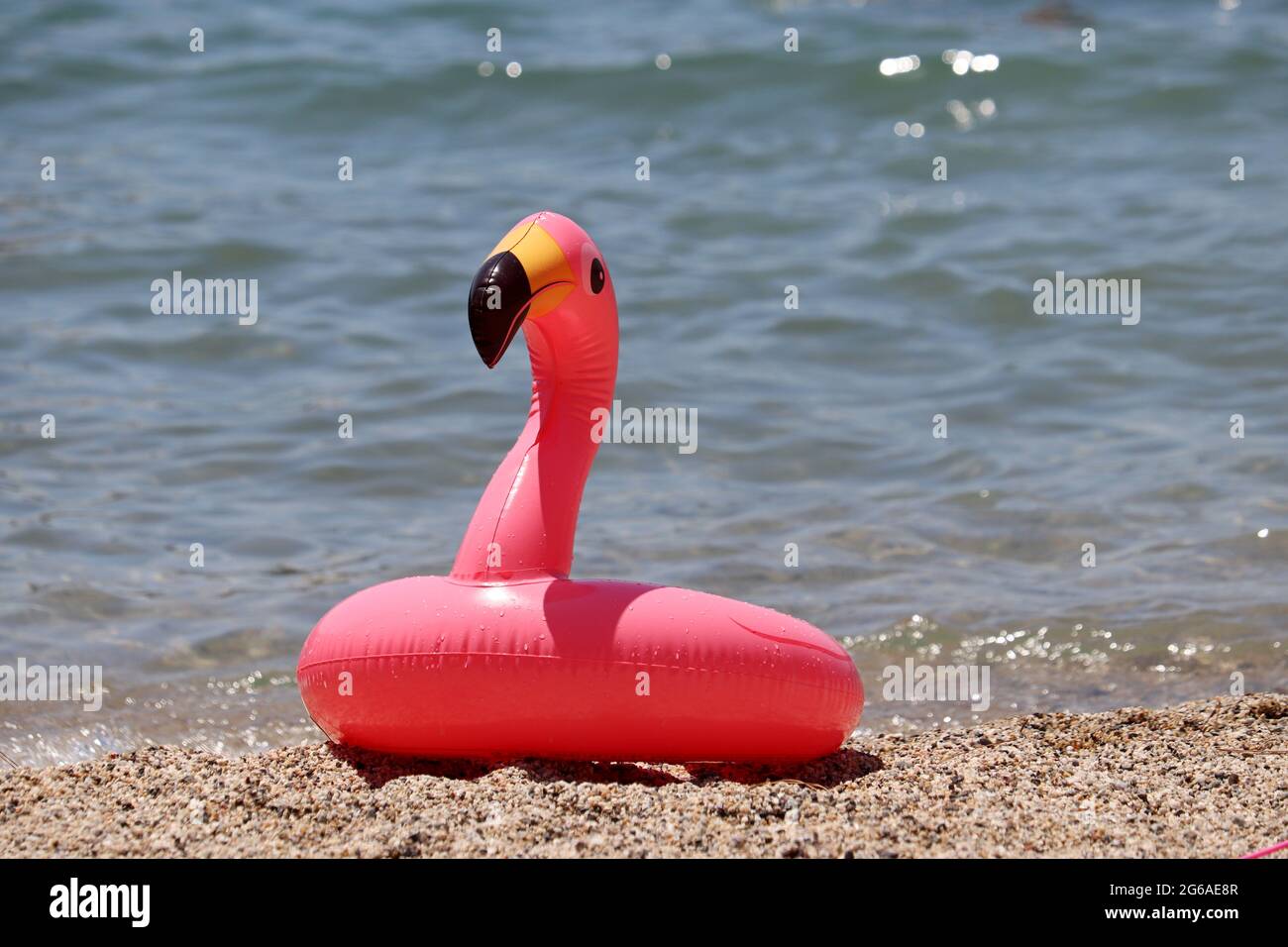 Flamingo inflatable beach hi-res stock photography and images - Alamy