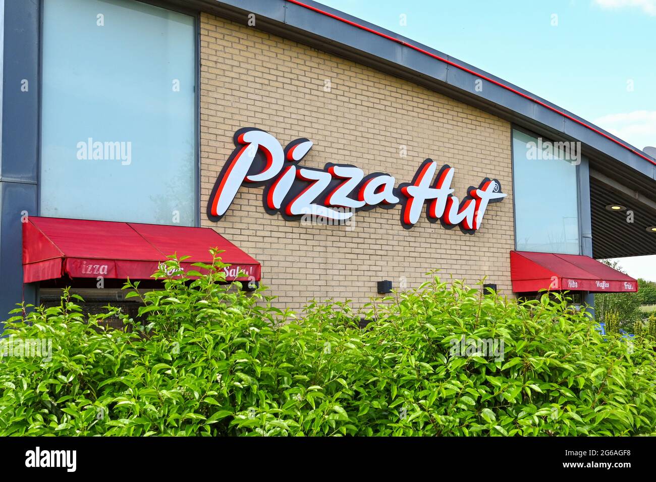 Pizza hut exterior hi-res stock photography and images - Alamy