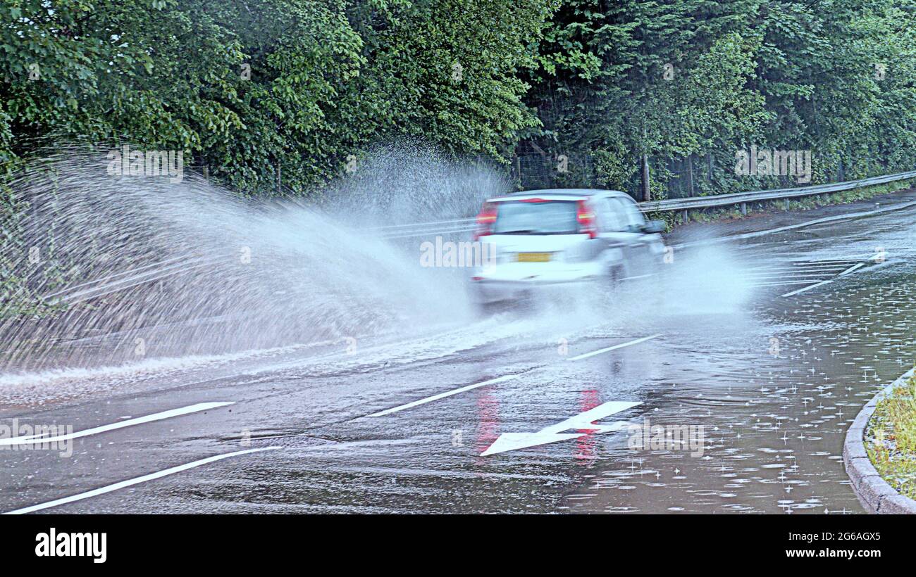 Glasgow, Scotland, UK, 4th July, 2021. UK Weather: Dramatic torrential ...