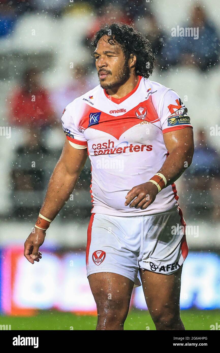Agnatius Paasi (17) of St Helens Stock Photo - Alamy