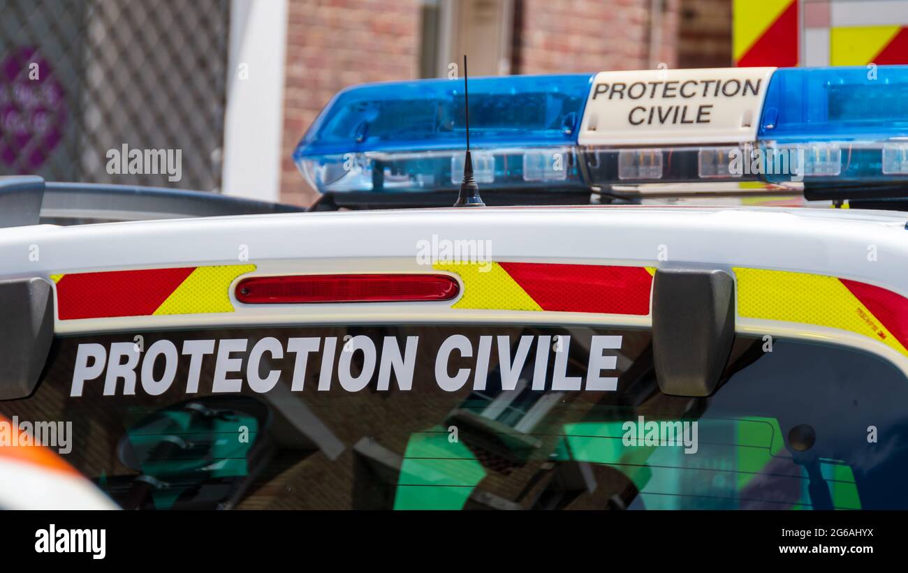 Civil protection hi-res stock photography and images - Alamy