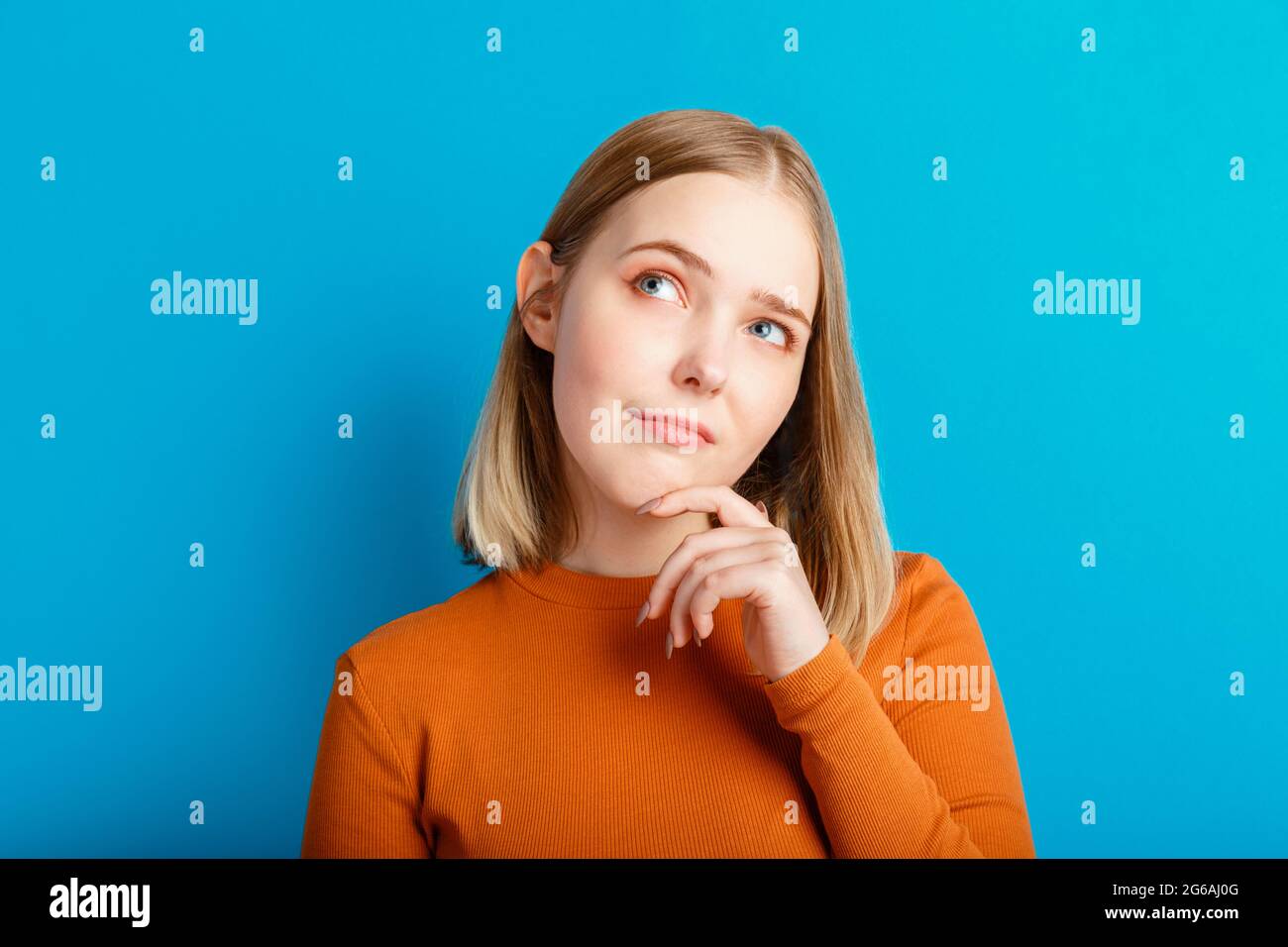Woman white bright space hi-res stock photography and images - Alamy