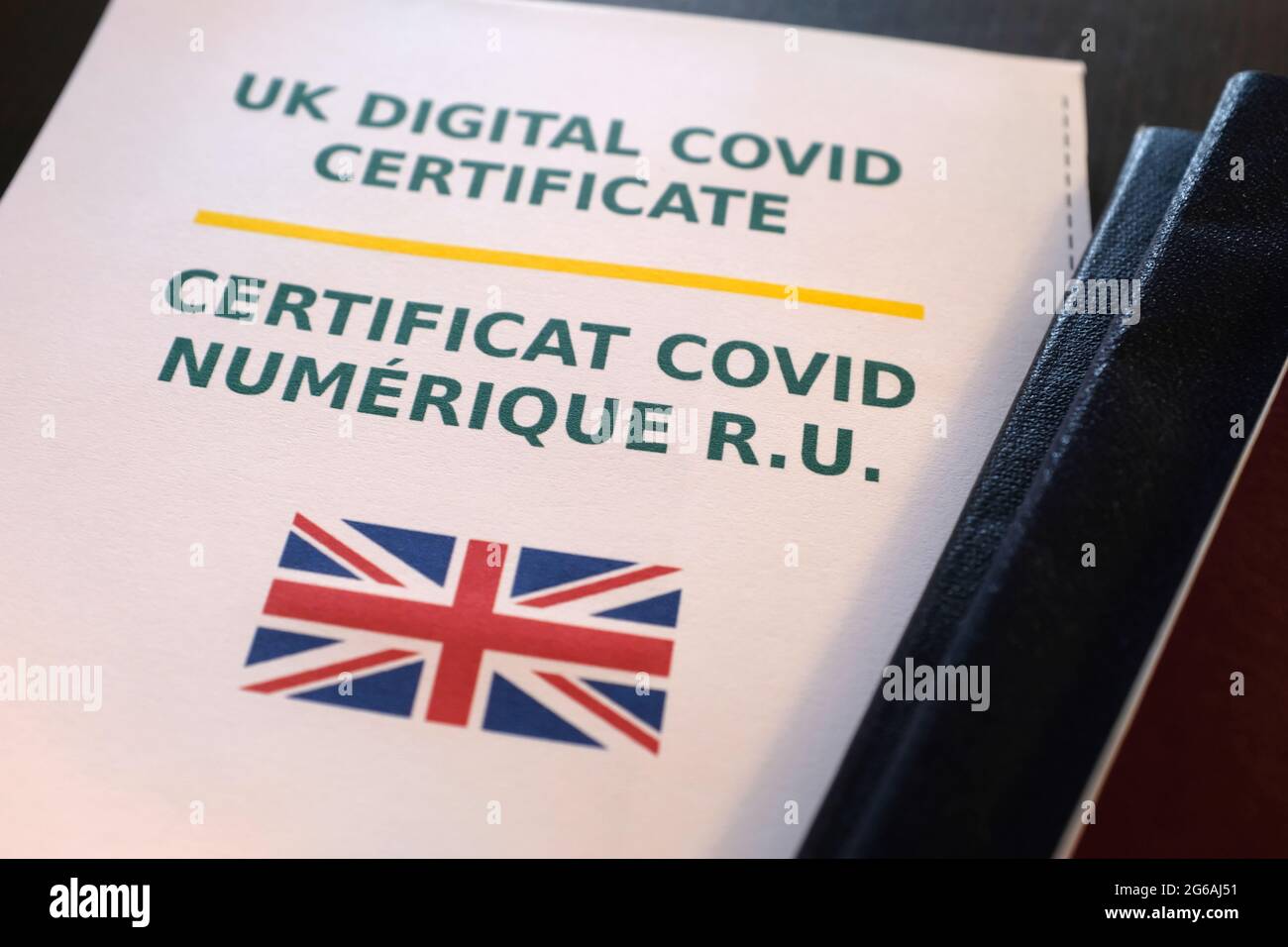 Eu cross border passport hi-res stock photography and images - Alamy