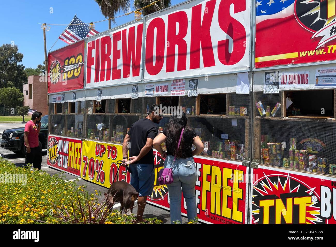 Fireworks stand hi-res stock photography and images - Alamy