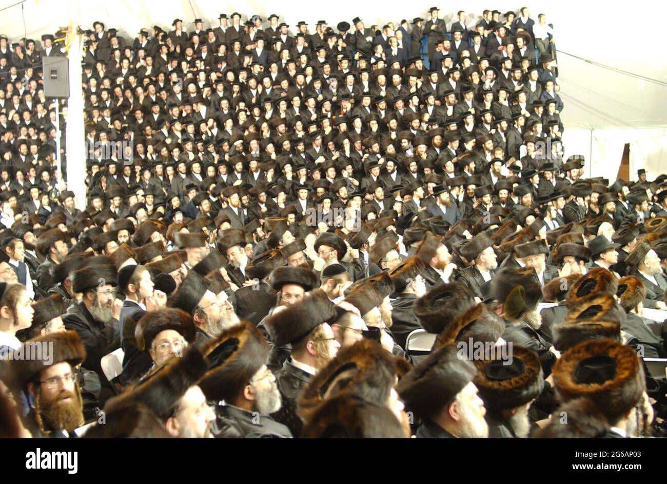 Hasidic jews brooklyn hi-res stock photography and images - Alamy