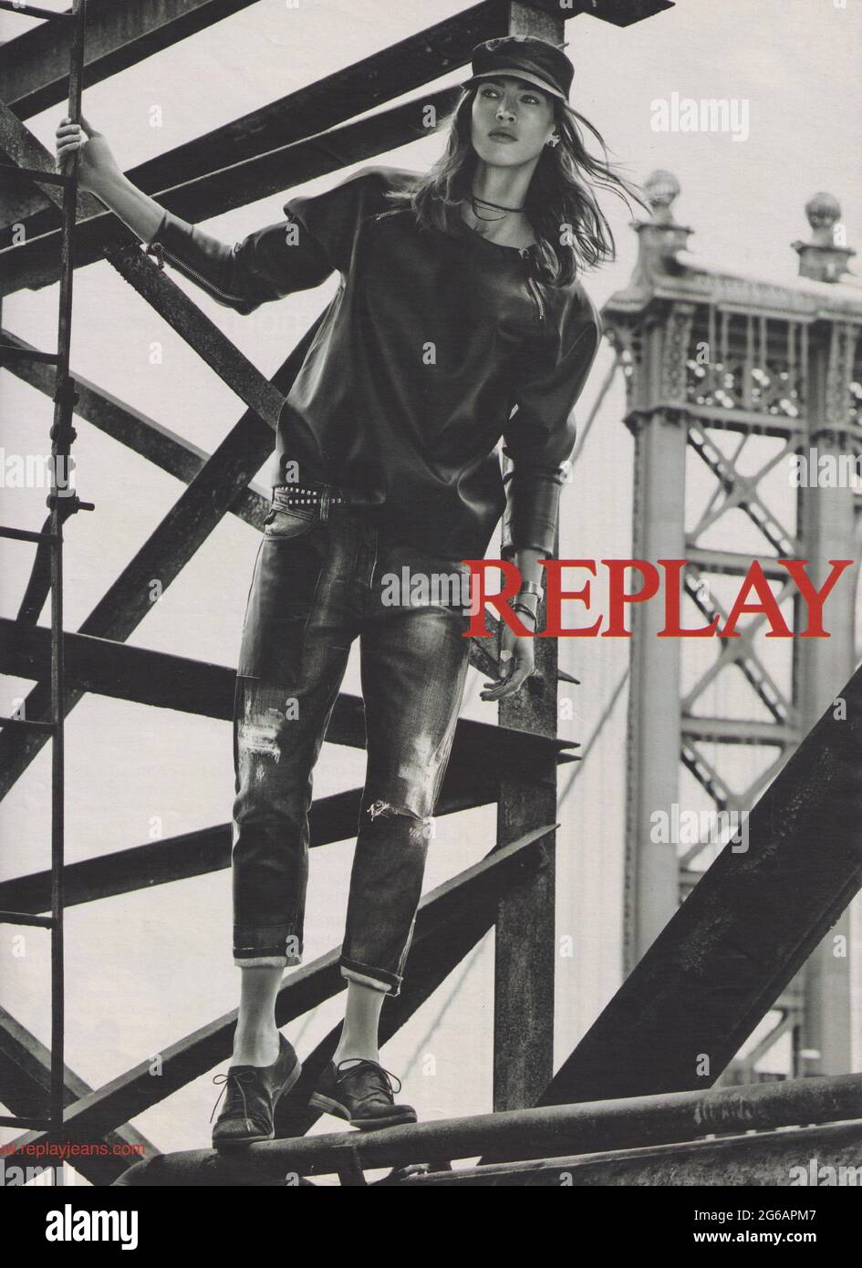 Replay logo hi-res stock photography and images - Alamy