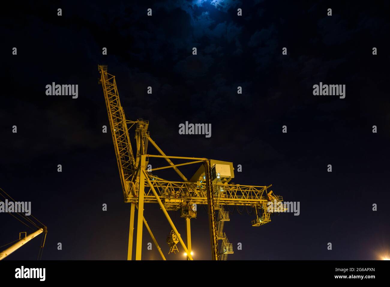 Overhead crane night hi-res stock photography and images - Alamy