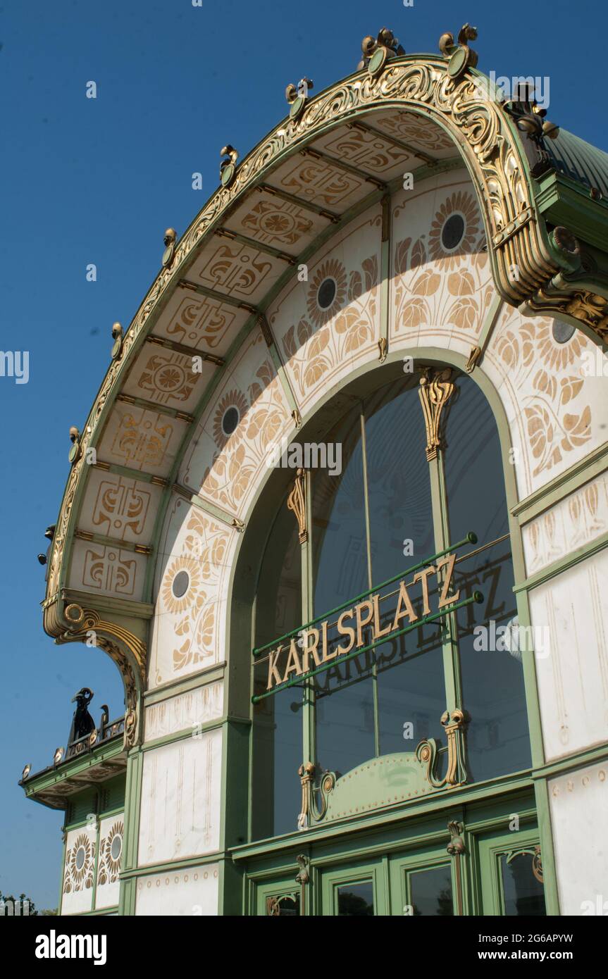 Karlsplatz metro station LA ESTACION DEL METRO VIENA KARLSPLATZ ES UN ...