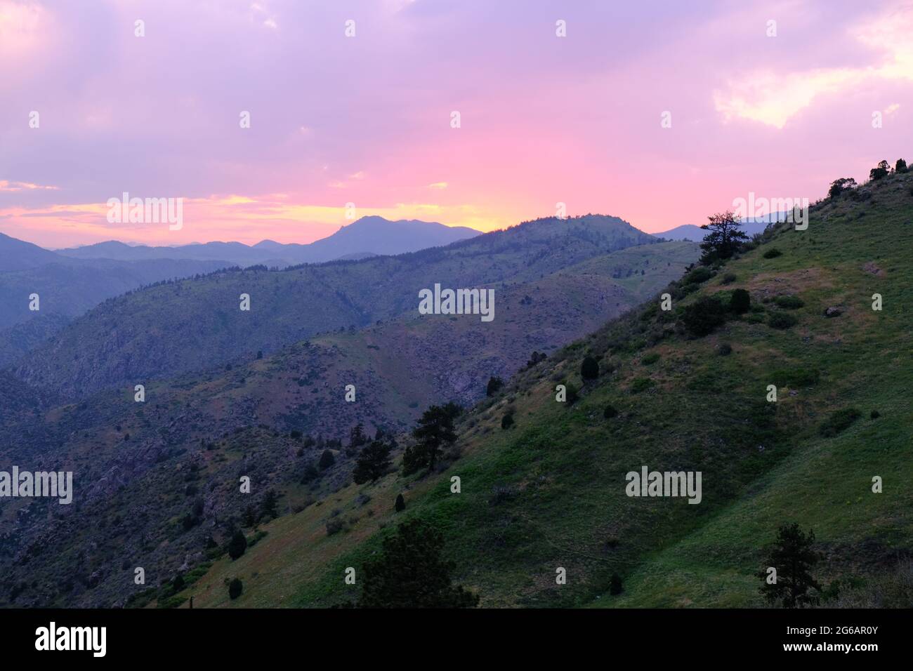 Beautiful golden view hi-res stock photography and images - Alamy