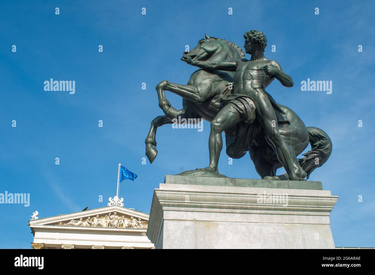 Tamer sculpture hi-res stock photography and images - Alamy