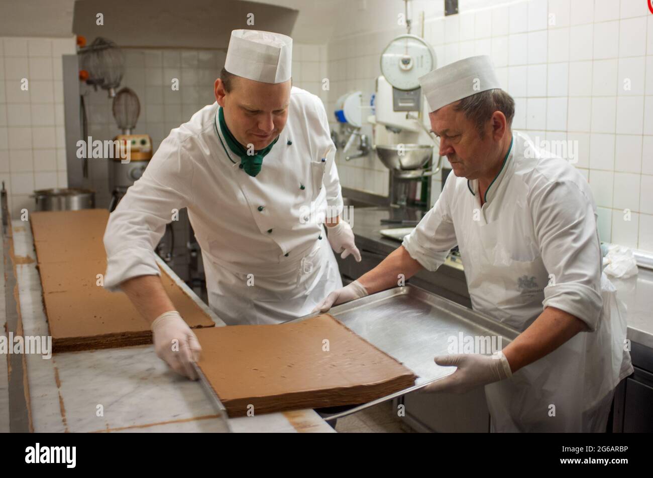 Imperial cake hi-res stock photography and images - Alamy