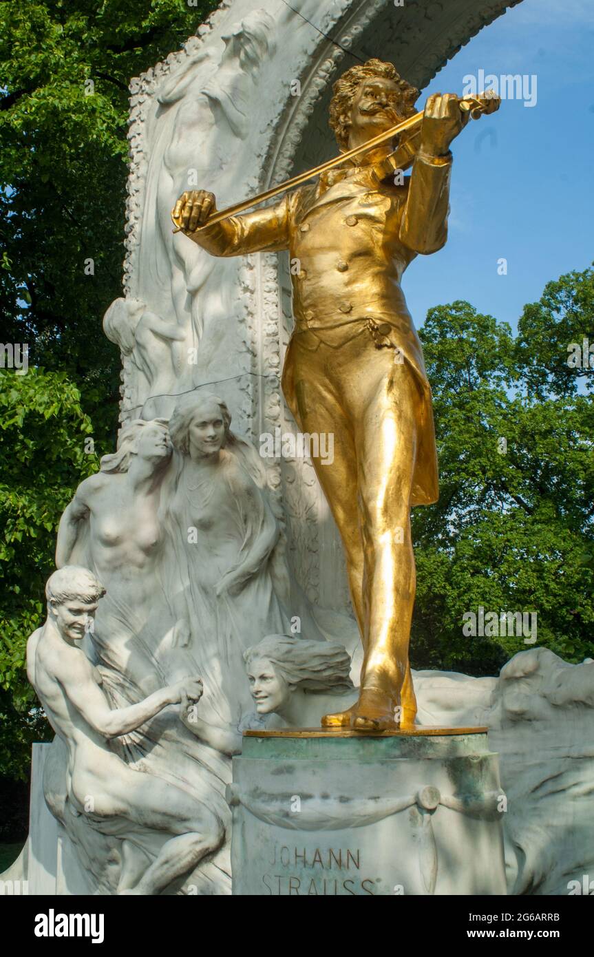 Monument to Johann Strauss Stock Photo - Alamy