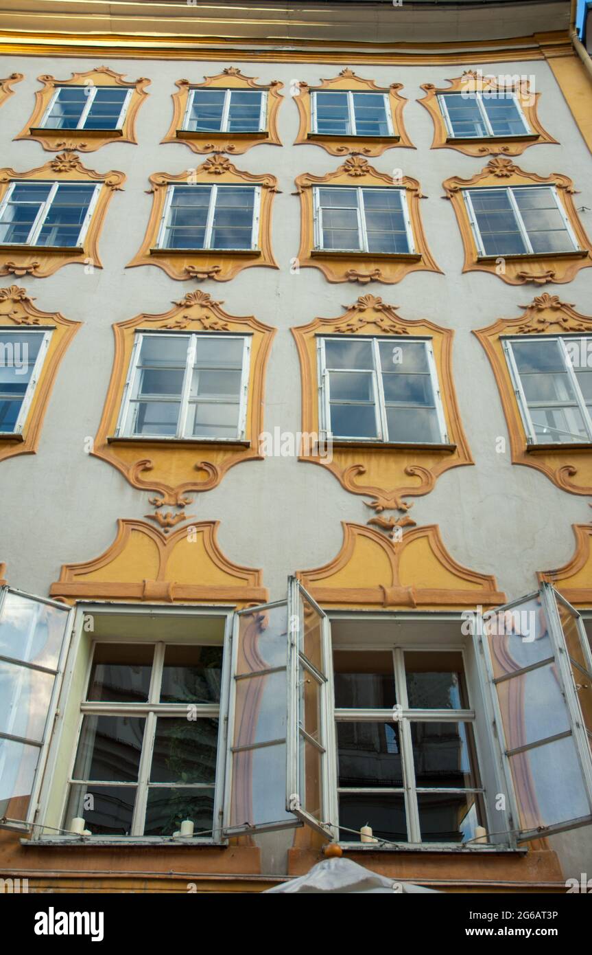 Windows of old building Stock Photo - Alamy