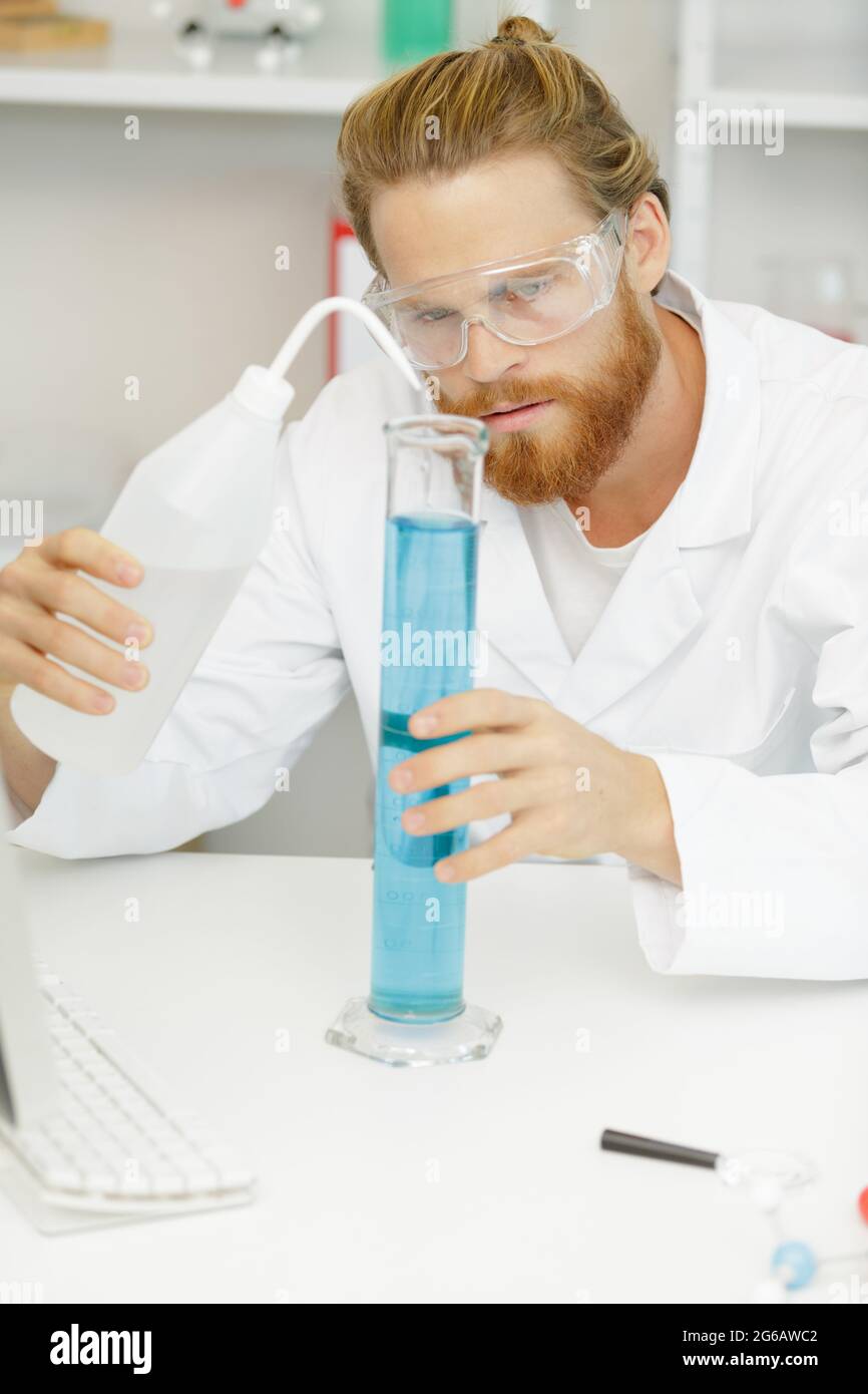 Successful lab experiment hi-res stock photography and images - Alamy
