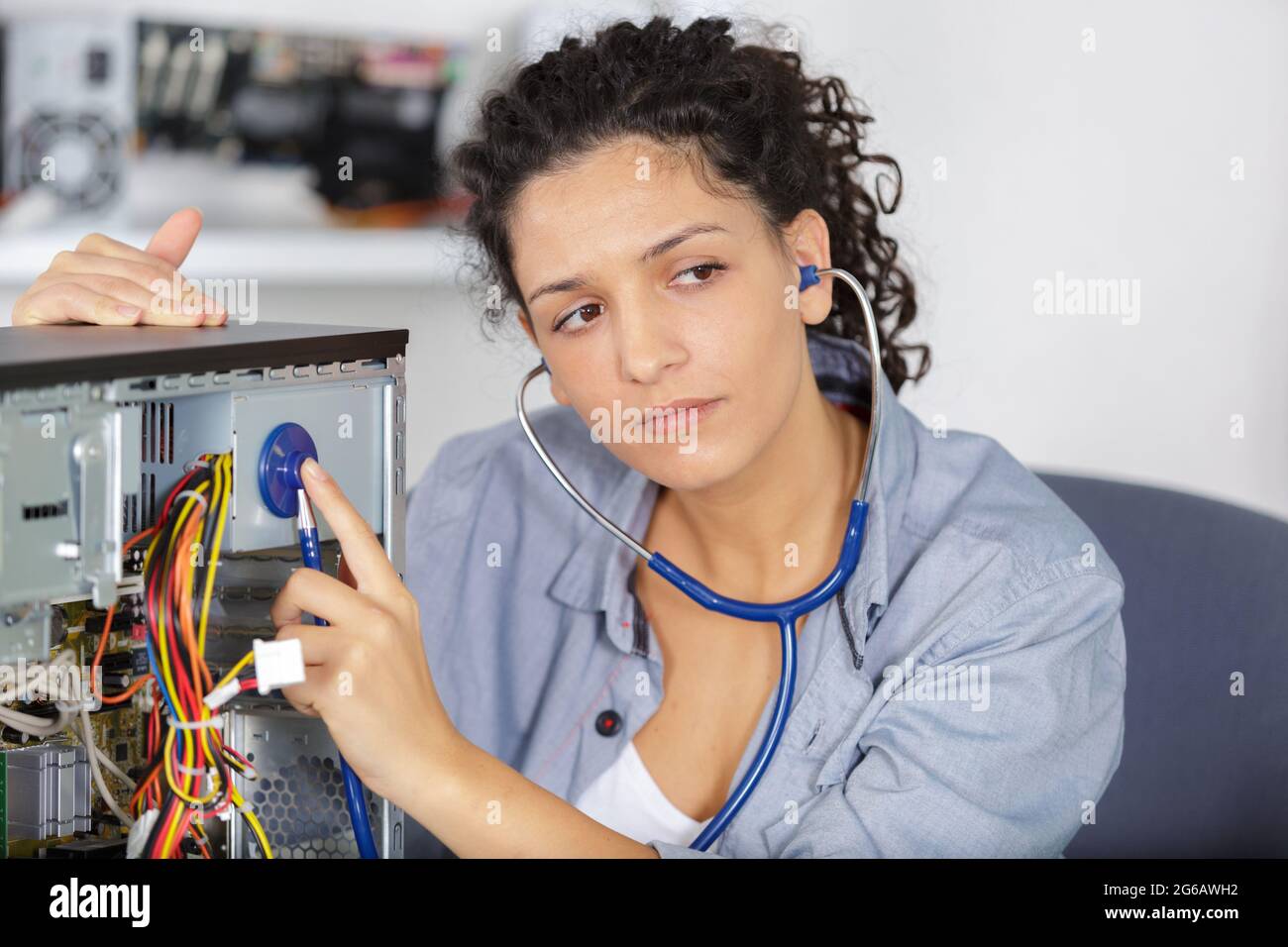 a female technician with stethoscope Stock Photo - Alamy