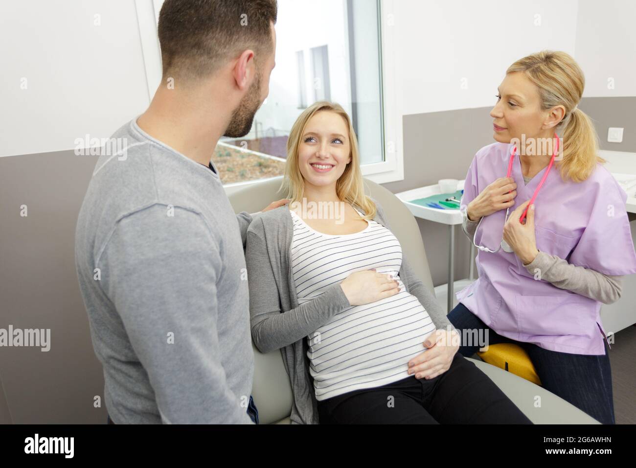 Man check abdomen hi-res stock photography and images - Alamy