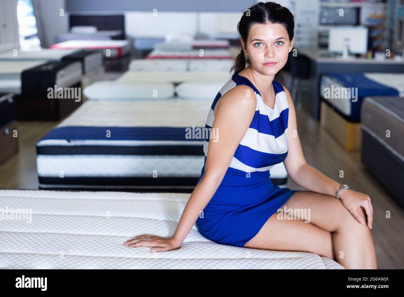 Matress testing hi-res stock photography and images - Alamy