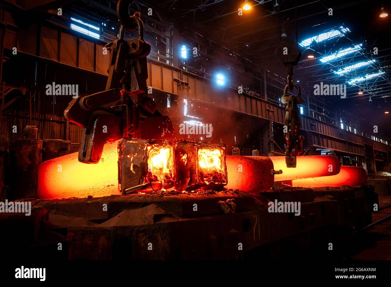 Forging process hi-res stock photography and images - Alamy