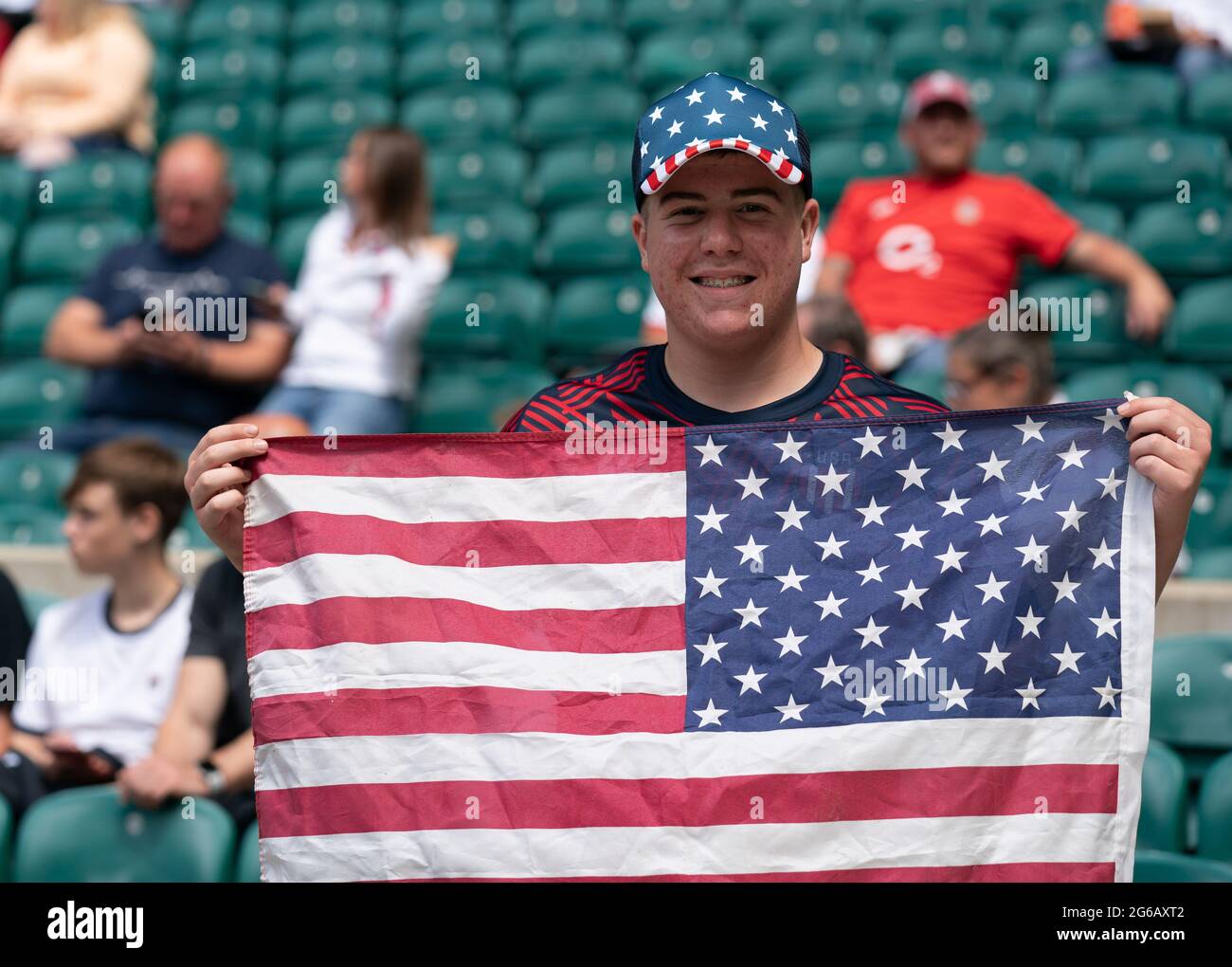 Rugby fan hi-res stock photography and images - Alamy