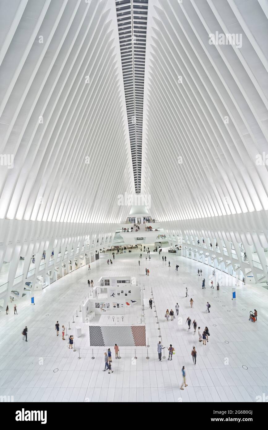 Oculus World Trade Center Train Station Stock Photo - Alamy