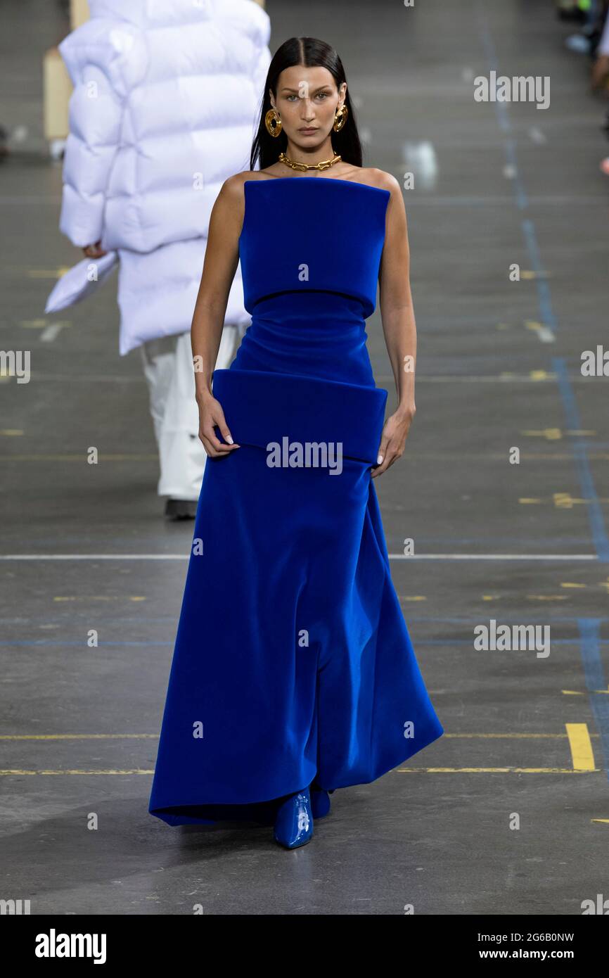 Paris, France. 04th July, 2021. Bella Hadid at OFF-WHITE Fall Winter ...