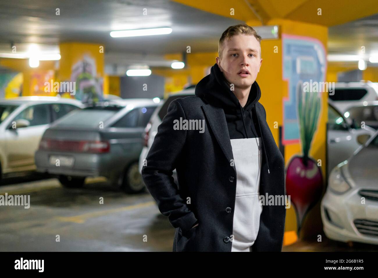 man searching for a car in the parking zone Stock Photo - Alamy